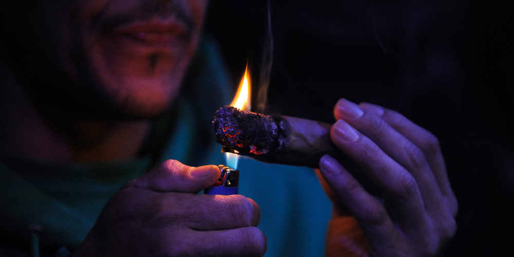 How To Roll A Blunt With Perfection Your Step By Step Guide Herb Herb